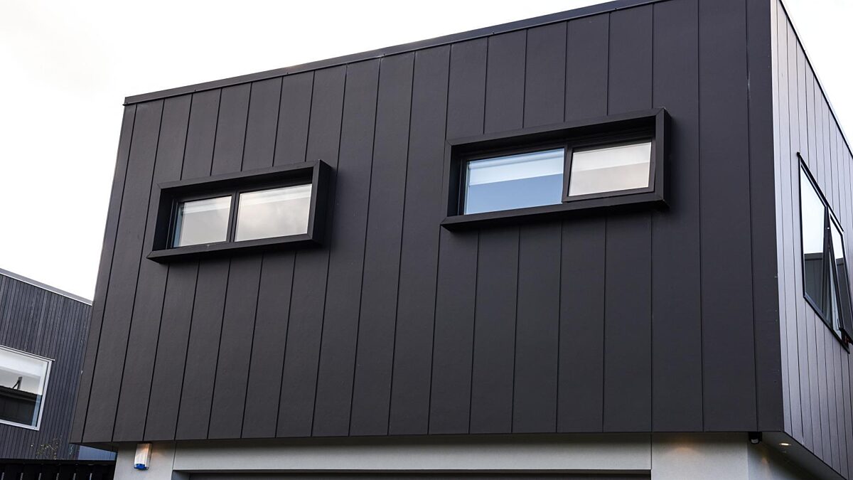 Vertical Stria™ Cladding for Contemporary Home | James Hardie