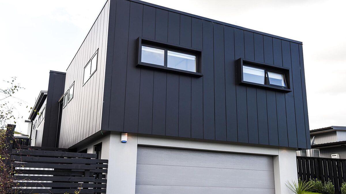 Vertical Stria™ Cladding for Contemporary Home | James Hardie