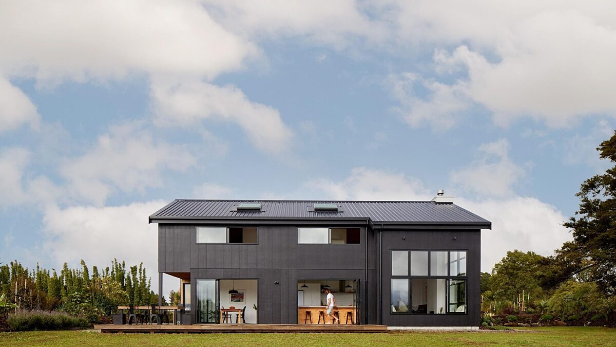 Modern barn home with Stria™ Cladding | James Hardie