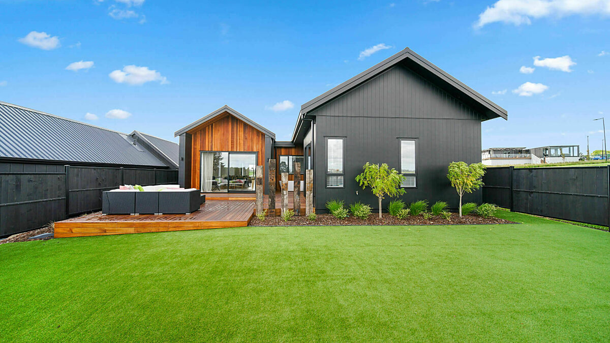 Axon™ Panel Grooved | Vertical Shiplap Panel | James Hardie