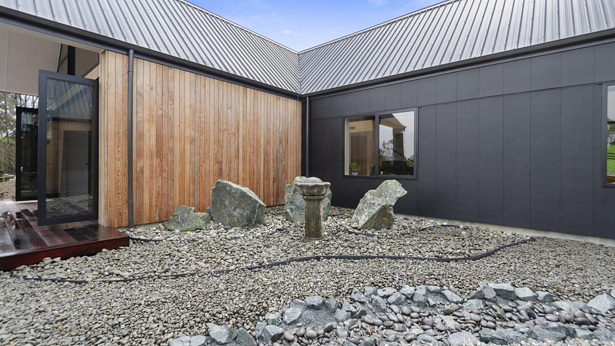 Axon™ Panel in award winning home l James Hardie